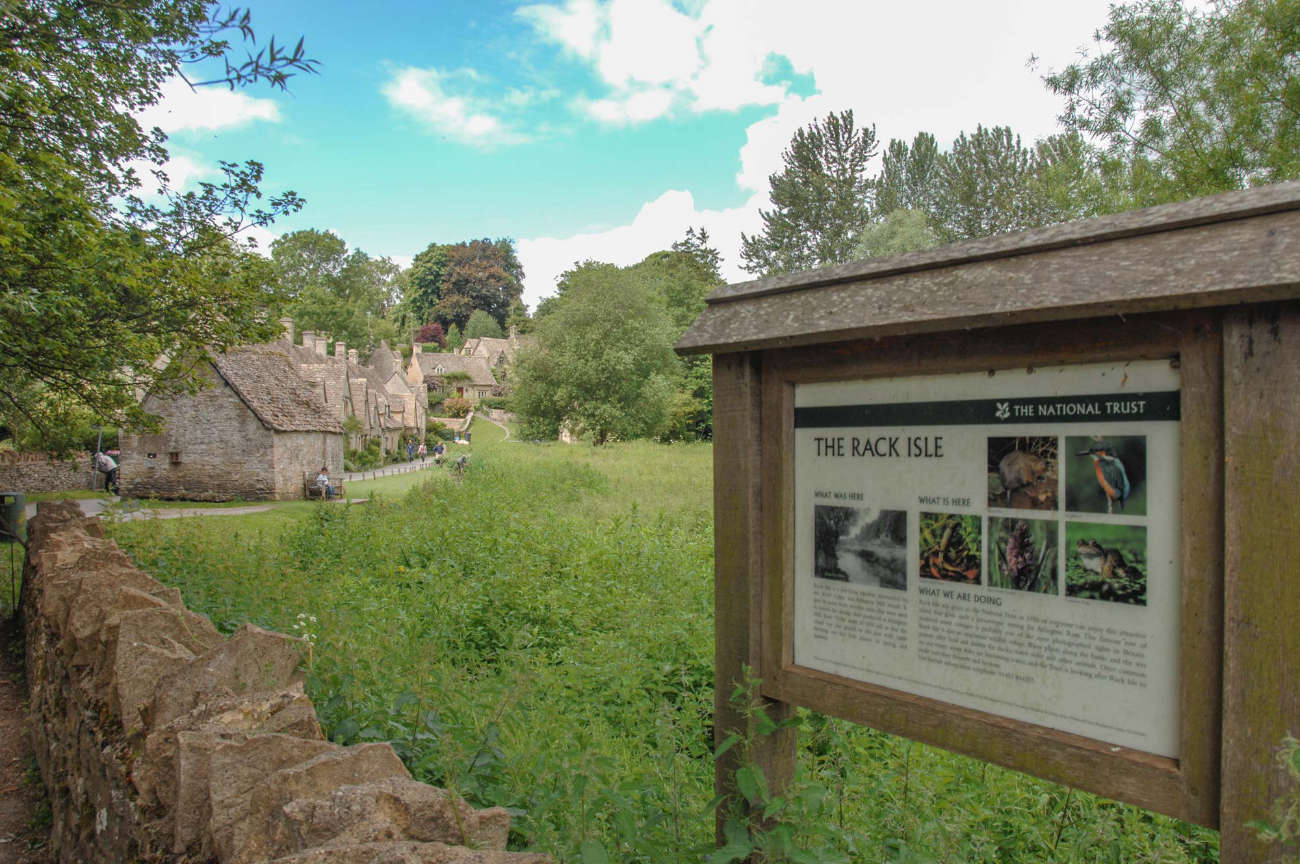 Arlington Row in Bibury - Everything you need to know