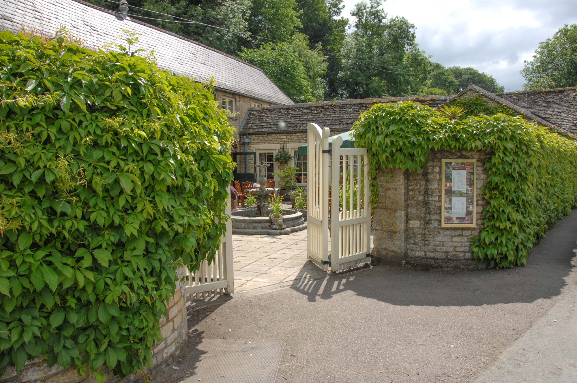 Bibury Photo Gallery - Photos of Bibury